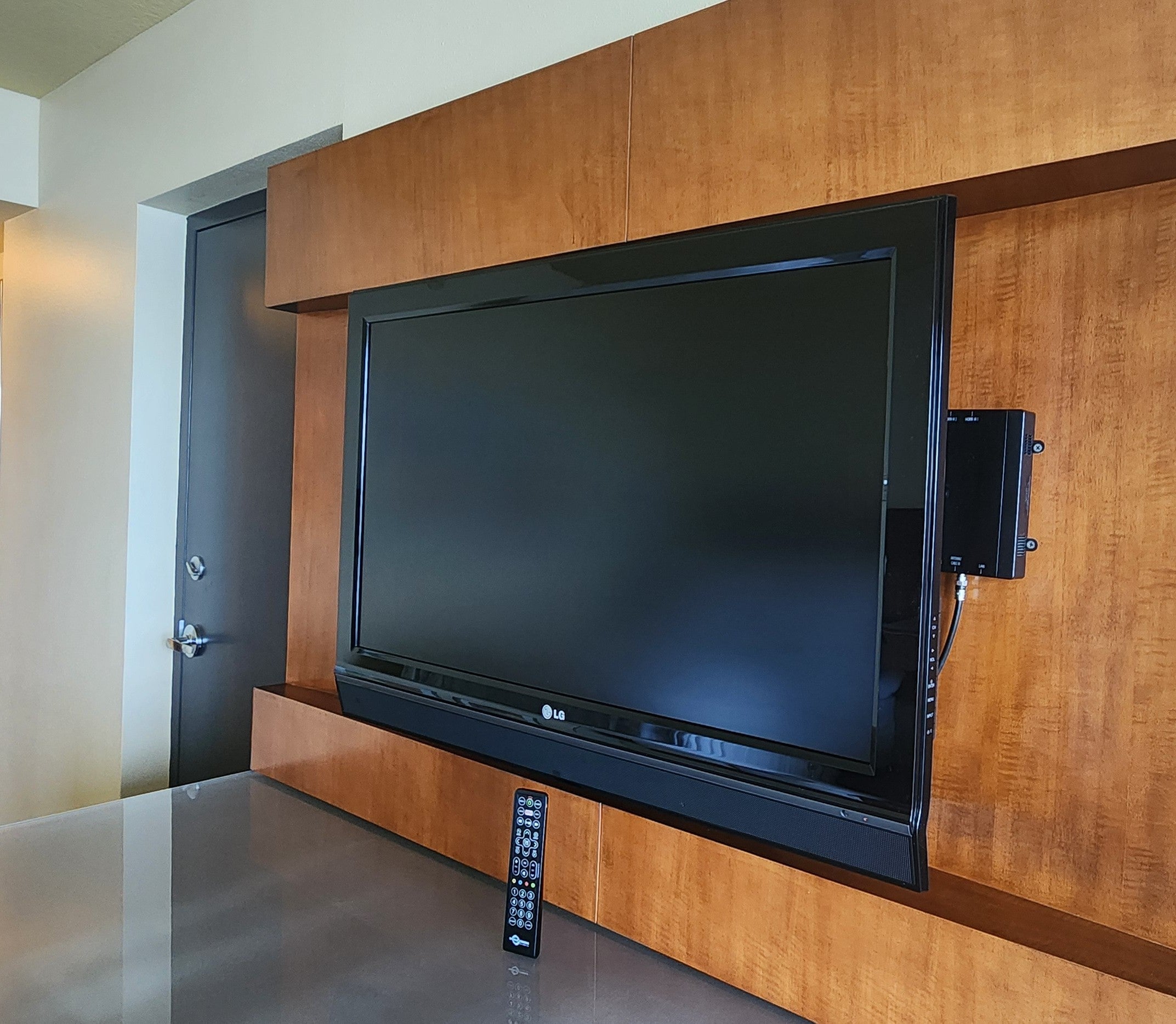 37" LG TV Westin | Hotel Liquidation Warehouse